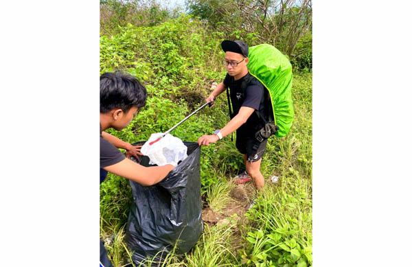 Mendaki Gunung Tanpa Nyampah Ini Tips Pendaki Deny Ping