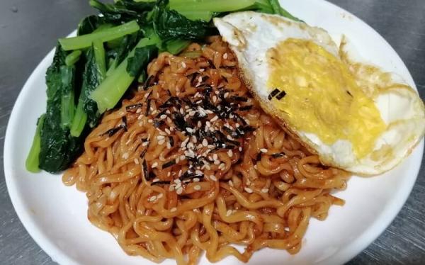 Mie Goreng Telor