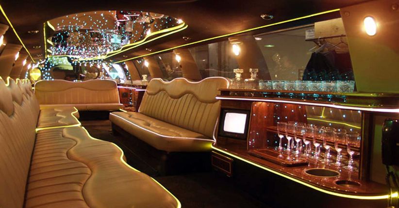 Mobil Terpanjang di Dunia, Punya Kolam Renang dan Helipad