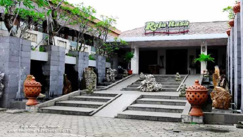 5 Tempat Makan di Bandung Jawa Barat yang Populer dan Menarik Perhatian ...