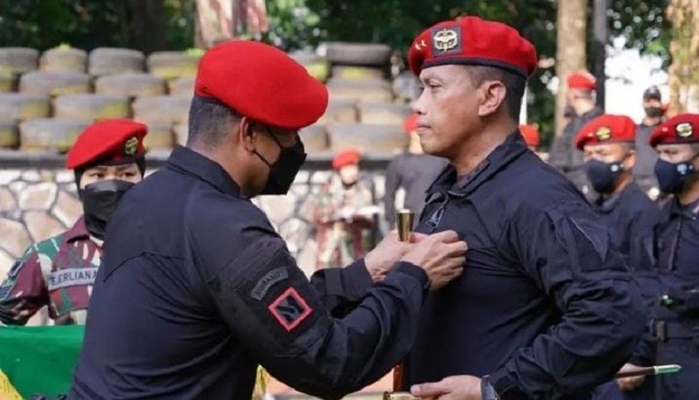 Danjen Kopassus Mayjen Teguh Muji Bangga Terima Brevet Anti Teror Dari