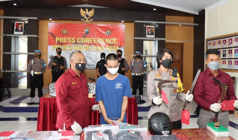 Bobol Atap Konter, Remaja di Magelang Ini Curi 4 Handphone - Bagian 2