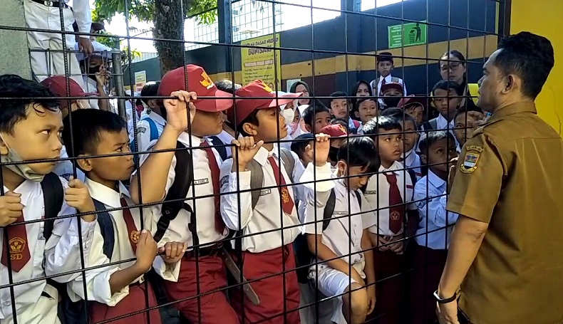 Berita Sekolah Digembok Terkini dan Terbaru Hari Ini - iNews