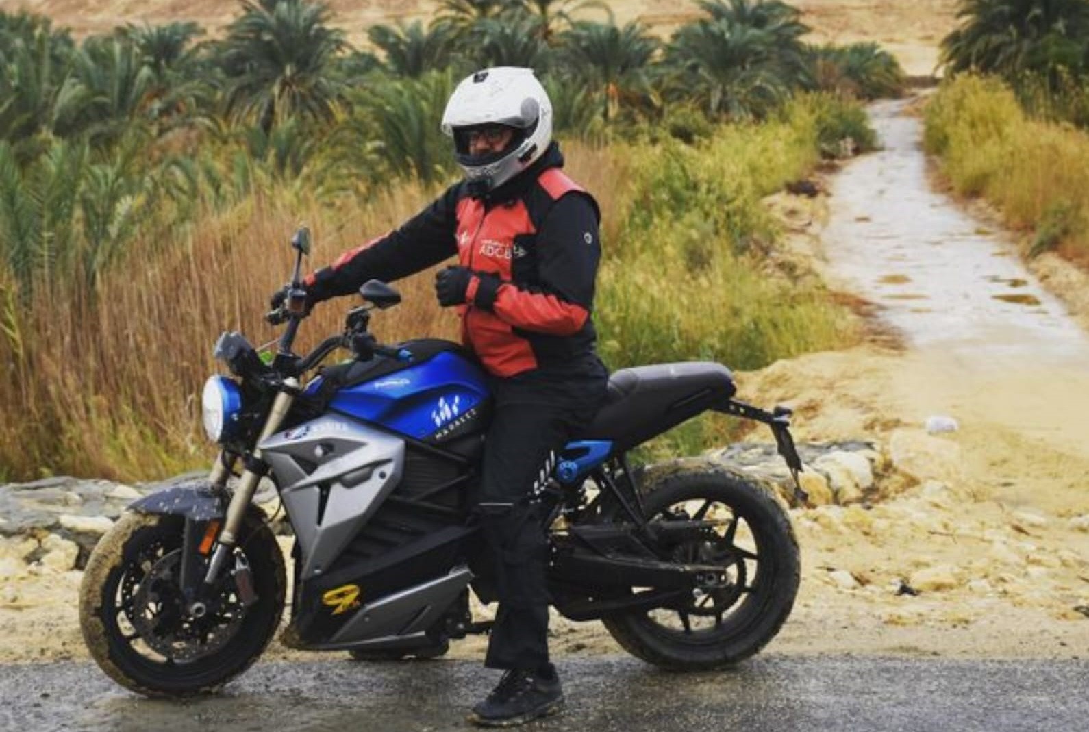 Pria Ini Cetak Rekor Dunia Kendarai Motor Listrik Sepanjang 12.749 Km ...