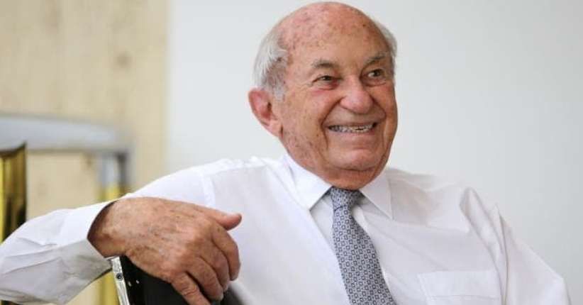 Miliarder Australia Stanley Perron Wafat