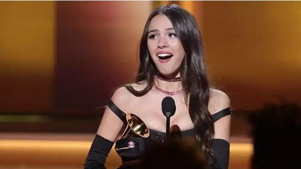 Olivia Rodrigo Borong Piala Grammy Awards 2022 Ini Semua Untuk