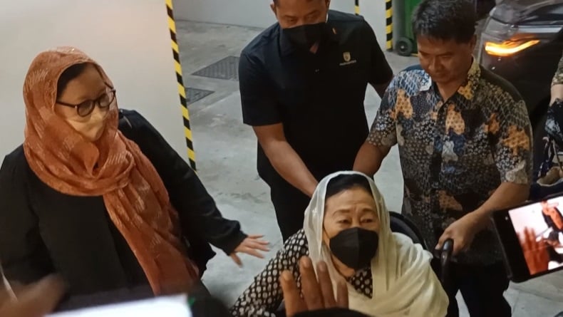 Istri Gus Dur Sinta Nuriyah Jenguk David Korban Penganiayaan Mario Dandy