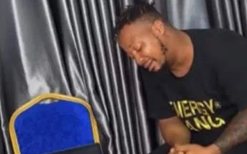 Ada-Ada Saja, Pria Ini Buta saat Berusaha Pecahkan Rekor Nangis 100 Jam ...