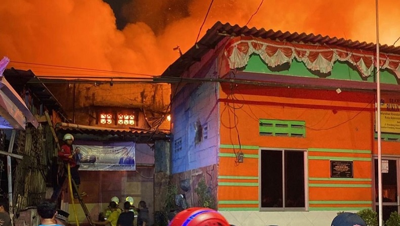 33 Rumah dan 1 Usaha Konfeksi di Jakbar Terbakar, Diduga Korsleting Listrik