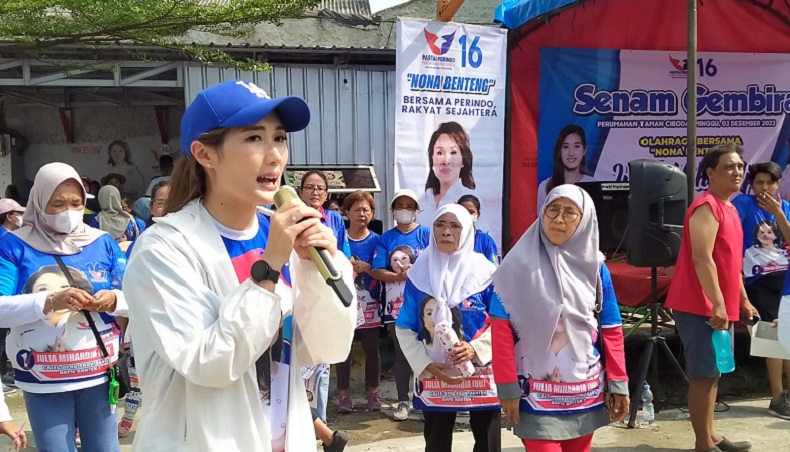 Warga Taman Cibodas Tangerang Senam Bareng Caleg Perindo Warga Taman Cibodas Tangerang Senam Bareng Caleg Perindo