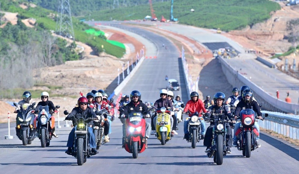 Intip Spesifikasi Motor Presiden Jokowi Dipakai Ngebut di Jalan Tol IKN Intip Spesifikasi Motor Presiden Jokowi Dipakai Ngebut di Jalan Tol IKN