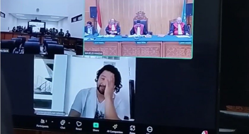 Momen Ammar Zoni Menangis usai Divonis 3 Tahun Penjara dan Denda Rp1 Miliar