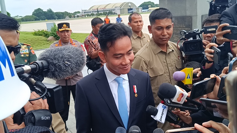 Respons Gibran Dipecat PDIP dari Keanggotaan Partai Respons Gibran Dipecat PDIP dari Keanggotaan Partai