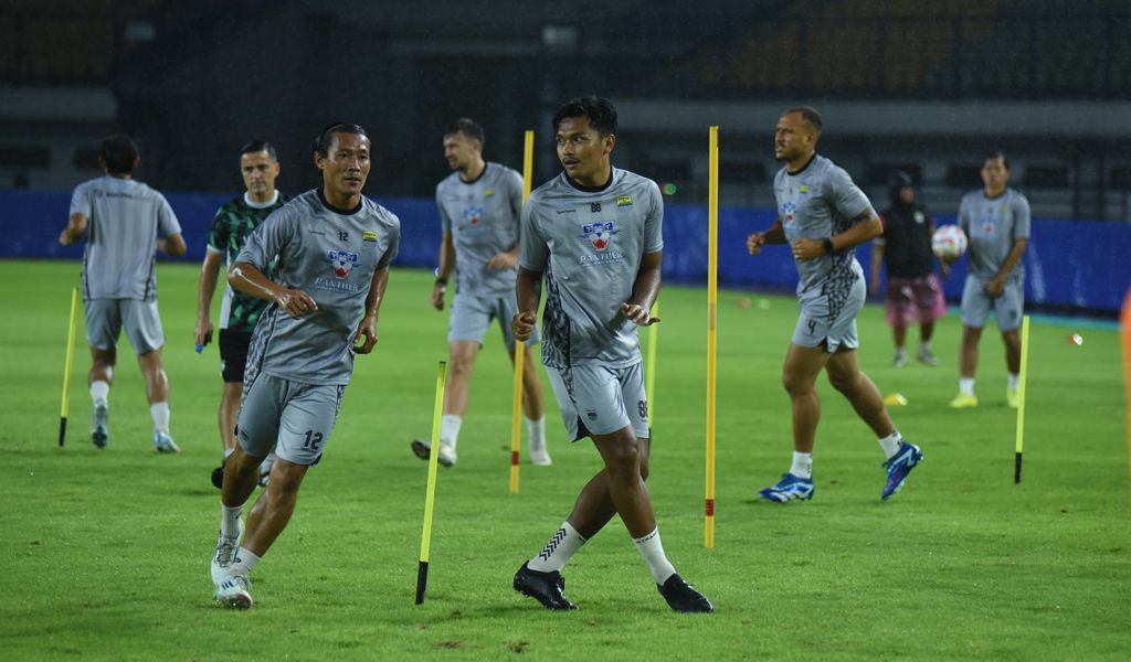 Baru Kena Mental, Pelatih Persib Bandung Ketar-ketir Menjamu Persik Kediri Baru Kena Mental, Pelatih Persib Bandung Ketar-ketir Menjamu Persik Kediri