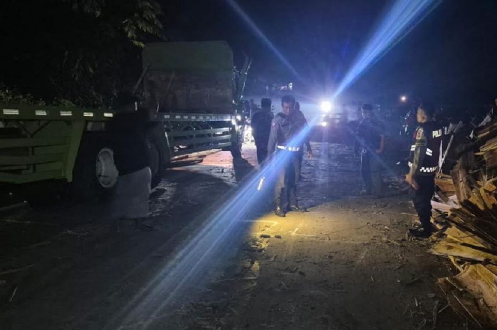 Kecelakaan Maut di Sukabumi, Truk Timpa Minibus di Tanjakan Poponcol 1 Orang Tewas