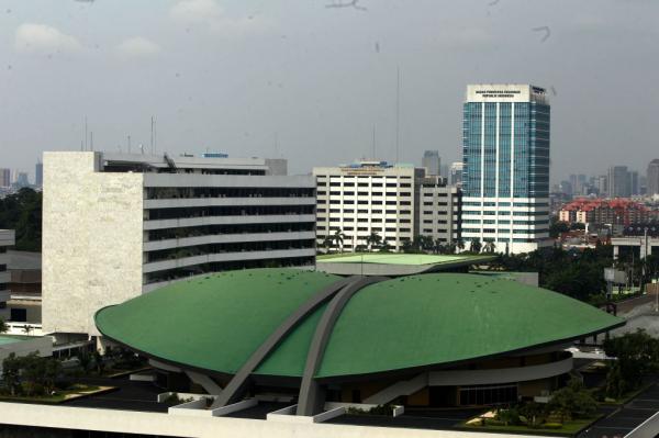 Survei Charta Politika: Kinerja Membaik, DPR Masih Dicap Buruk