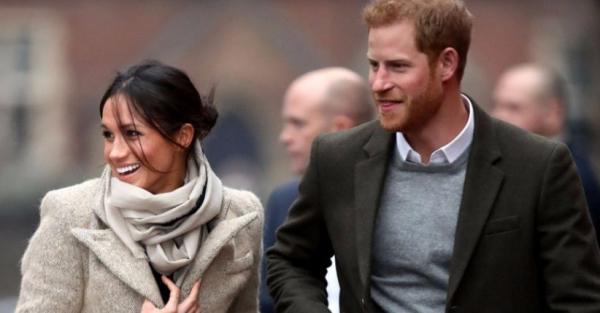Pangeran Harry Meghan Markle Cicipi Kue Penikahan Terbuat Dari Keju