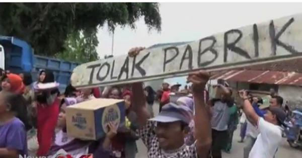 Demo Warga Tolak Pabrik Gamping di Ponorogo Ricuh Demo Warga Tolak Pabrik Gamping di Ponorogo Ricuh