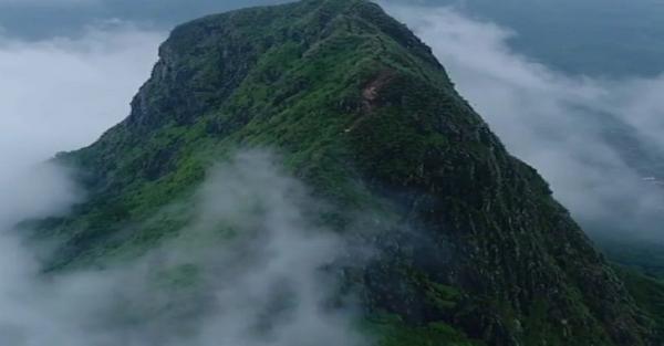 Pendaki Pemula, Telusuri Gunung Batu Lihat Lautan Awan dari Puncak