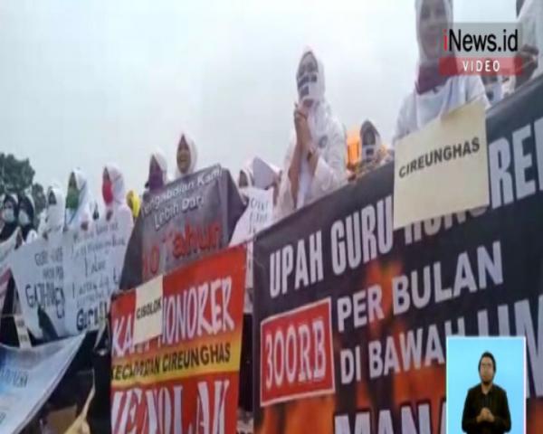 Guru Honorer Di Sukabumi Unjuk Rasa Tuntut Diterima Pns Tanpa Batasan Umur