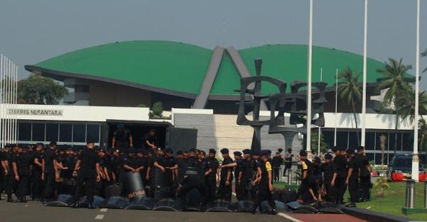 DPR Liburkan Semua Aktivitas karena Alasan Keamanan