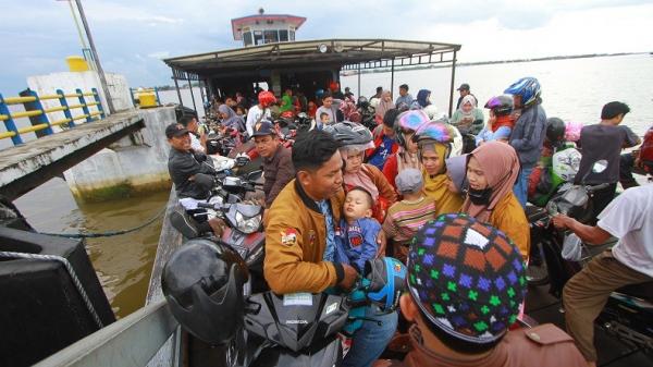 Kapal Kandas di Selat Sunda, 516 Penumpang Dievakuasi di Tengah Laut