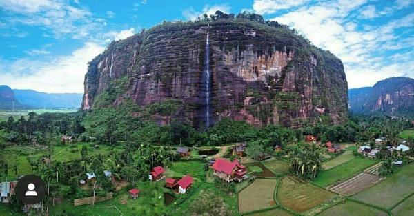 Mengintip Keunikan Lembah Harau, Deretan Air Terjun dan Tebingnya Eksotis
