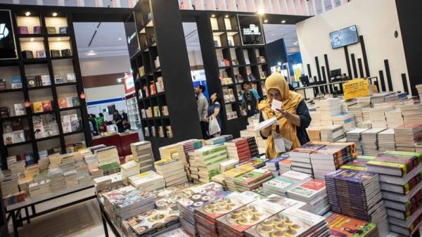 Teks Eksplanasi: Pengertian, Ciri, Struktur, Tujuan dan Contohnya Teks Eksplanasi: Pengertian, Ciri, Struktur, Tujuan dan Contohnya