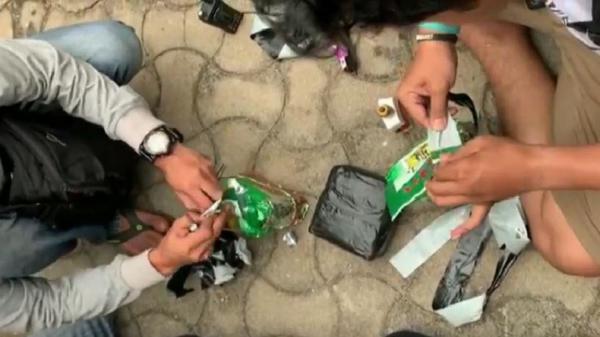 Tergiur Imbalan Puluhan Juta Rupiah, Oknum Polisi di Polda Riau Jadi ... Tergiur Imbalan Puluhan Juta Rupiah, Oknum Polisi di Polda Riau Jadi ...