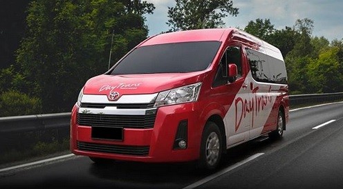 Toyota HiAce Dominasi Kendaraan Travel di Indonesia