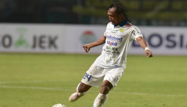 8 Fakta Menarik Hariono, Gelandang Senior Persib yang Diputus Kontrak