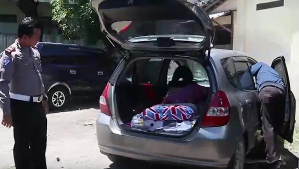 Pelaku Mesum di Mobil dan Tabrak Satpam Mal di Solo Diduga PNS Sragen