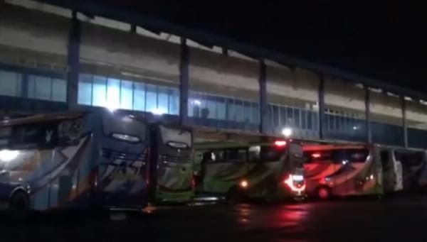 Ratusan Pemudik dari Sumatera Padati Terminal Terpadu Merak Cilegon