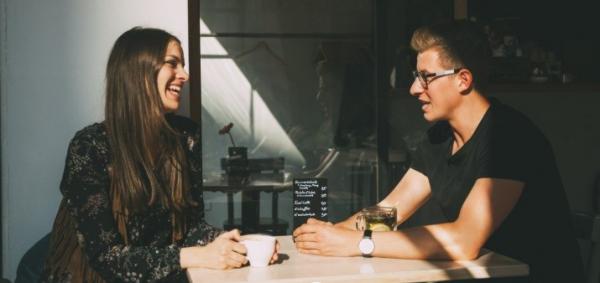 Berteman dengan Mantan meski Punya Pacar, Kenapa Tidak?