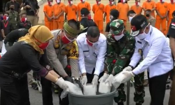 Polisi Musnahkan Puluhan Kg Sabu Dari Jaringan Narkoba Internasional Di