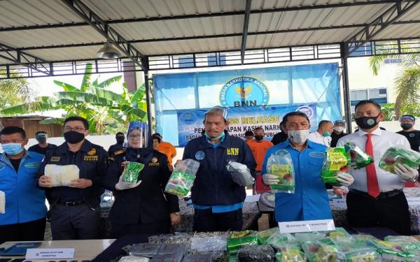 BNN dan Bea Cukai Gagalkan Penyelundupan Sabu 40 Kg, 6 Tersangka Ditangkap