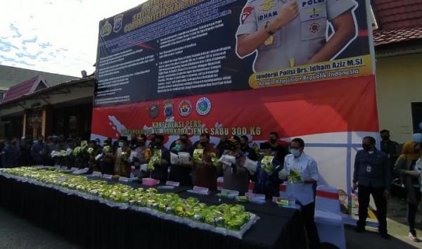 Bongkar Jaringan Narkoba, Polda Kalsel Kirim Sampel Sabu-Sabu 300 Kg ke BNN
