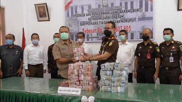 Kejari Belawan Serahkan Rp3 Miliar Uang Korupsi Proyek IPA Martubung ke Pemprov Sumut