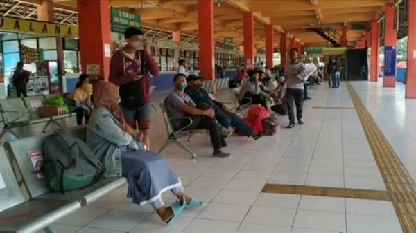 Libur Panjang, Terminal Kampung Rambutan Ramai Penumpang Libur Panjang, Terminal Kampung Rambutan Ramai Penumpang