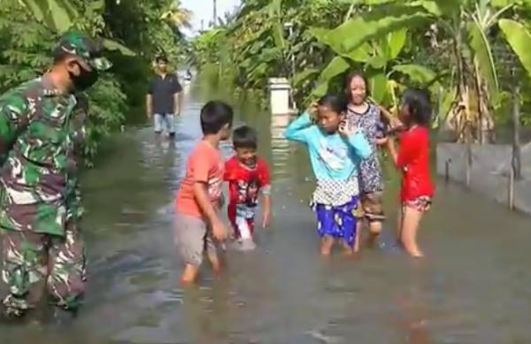 Banjir di Banyumas Rendam Ratusan Rumah Setinggi 1 Meter, Warga Mengungsi