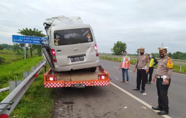 Kecelakaan Maut di Tol Cipali, 4 Penumpang Grand Max Tewas