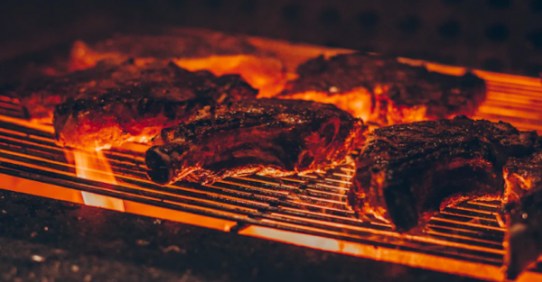 Jelang Tahun Baru, Ini 3 Tips Beli Daging Buat BBQ di Rumah