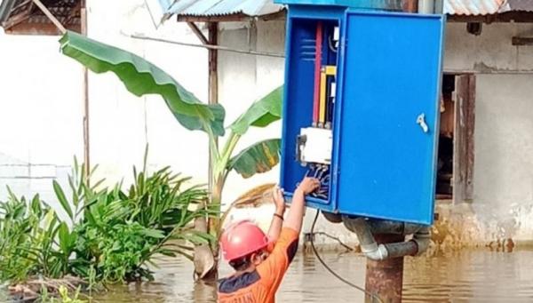 Pascabanjir Kalbar, PLN Nyalakan Kembali Listrik di Seluruh Kawasan ...