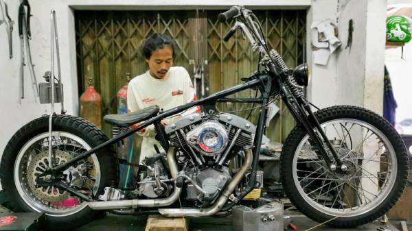 Intip Bengkel Modifikasi Motor Chopper di Jakarta Barat