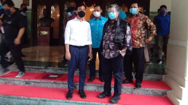Lontarkan Pujian, Gibran Sebut Fahri Hamzah sebagai Role Model Lontarkan Pujian, Gibran Sebut Fahri Hamzah sebagai Role Model