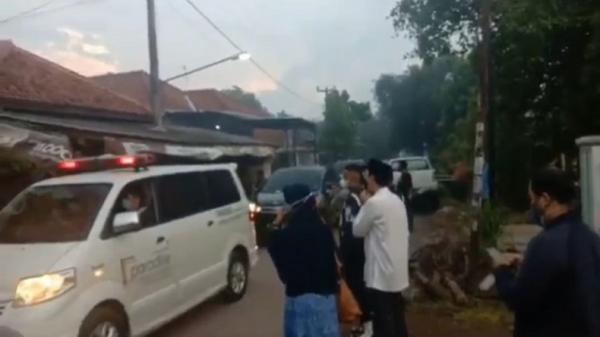 Jenazah Korban Ledakan di Kilang Balongan Dimakamkan, Isak Tangis Keluarga Pecah