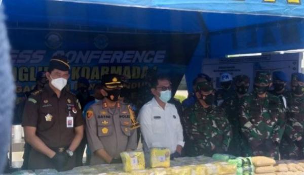 TNI AL Gagalkan Penyelundupan 100 Kg Sabu dari Malaysia di Perairan Asahan