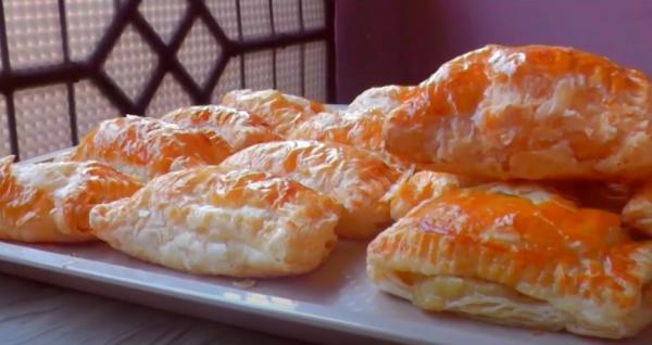 Video Sensasi Rasa Roti Durian Puff yang Digemari Warga Palembang