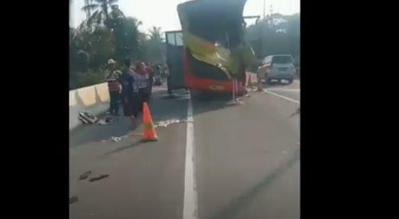Dua Bus Tabrakan di Tol Tangerang-Merak, 6 Penumpang Luka Berat