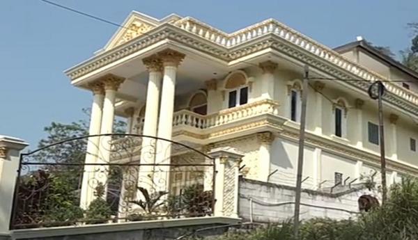Viral Rumah Mewah Kades di Purwakarta, Dedi Mulyadi Sempat Terbelalak